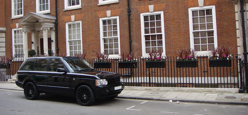 Land Rover Range Rover Vogue Year (2006-09) - Revere London