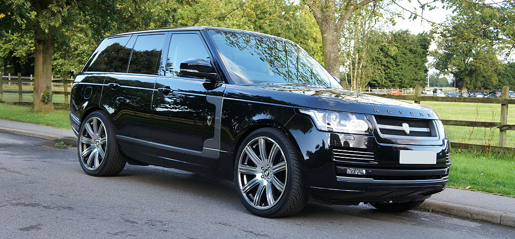 Land Rover Range Rover Vogue Year (2013-17) - 2 - Exterior - Revere London