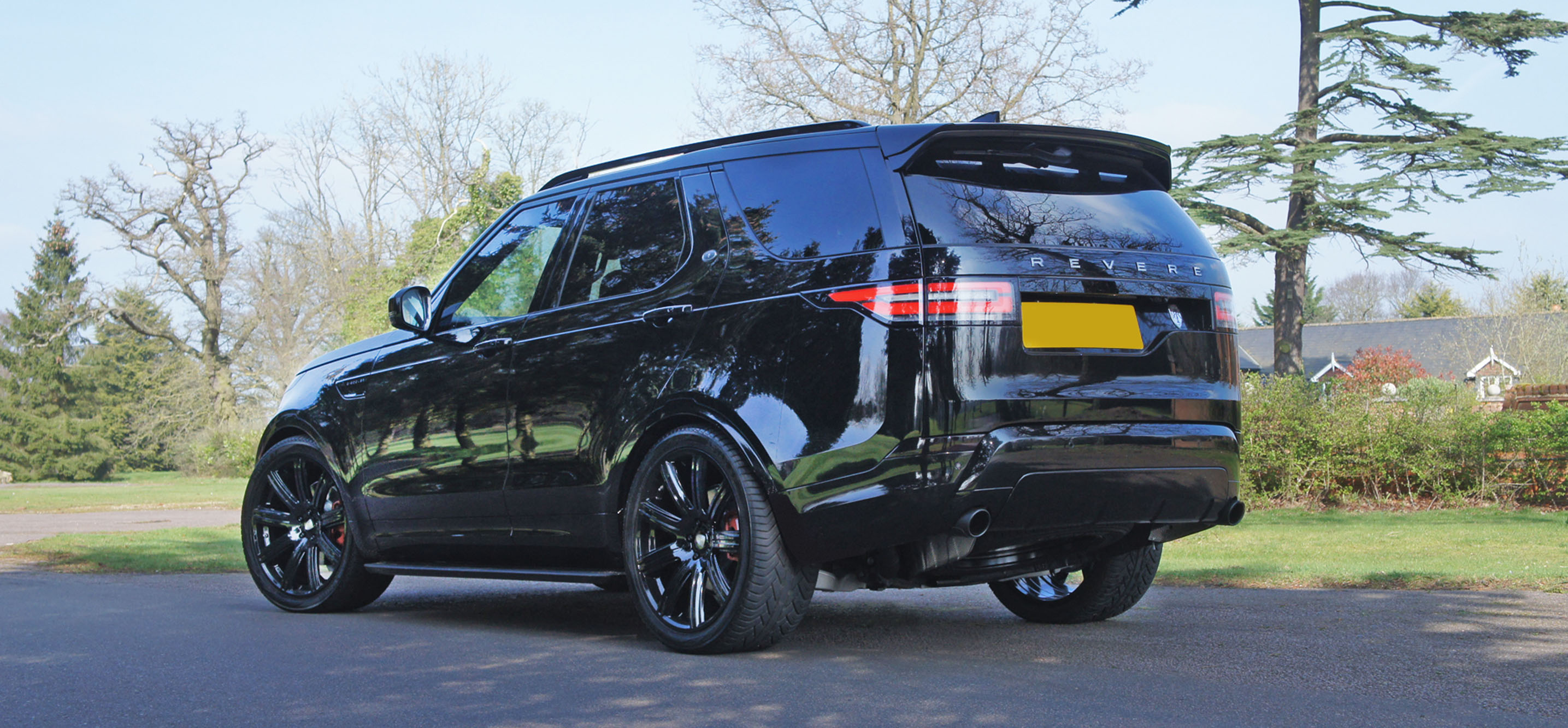 Land Rover Discovery 5 - Revere London