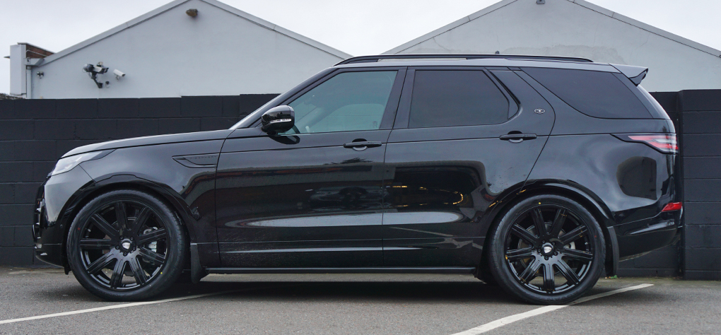 Land Rover Discovery 5 - 2 - Exterior - Revere London